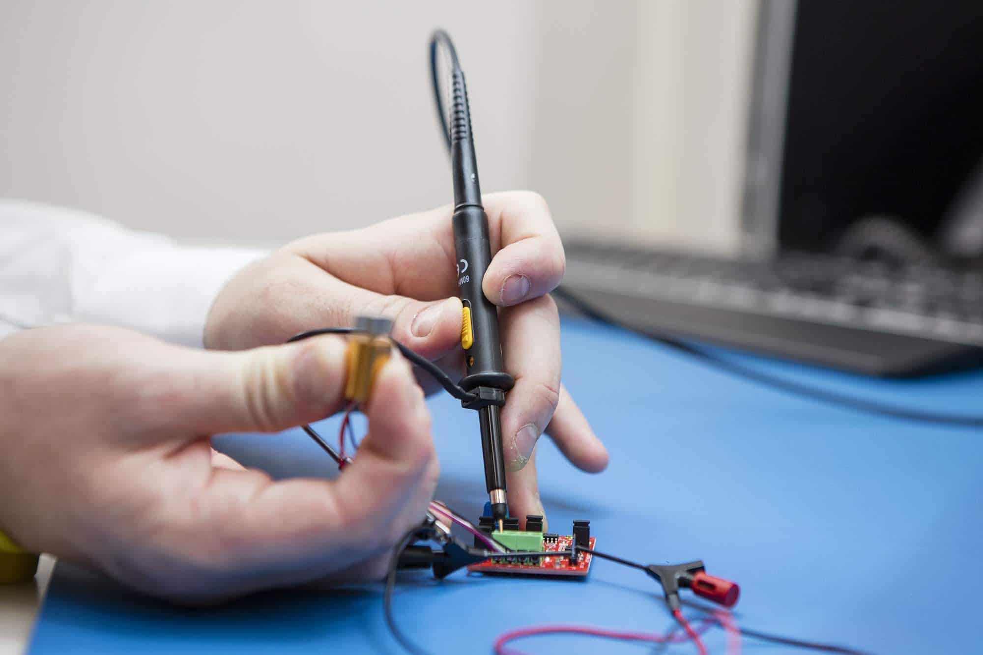 AB-012: Driving Vibration Motors With Pulse Width Modulation ...